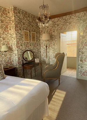 Quarto Duplo, 1 cama king-size (TERN) | Secretária, ferro/tábua de engomar, Wi-fi grátis 