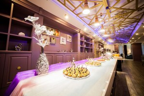 Pequeno-almoço tipo buffet diário incluído