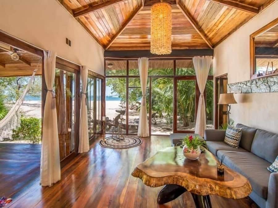 Vila superluxo, 2 quartos, vista para o oceano, de frente para o oceano | Banheiro | Chuveiro, produtos de toalete grátis, secador de cabelo