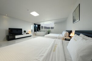 Suite | Cortinas/cortinados opacos, Wi-fi grátis, roupa de cama fornecida 