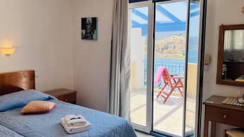 Estúdio, vista para o mar | Cofre no quarto, secretária, cortinas/cortinados opacos