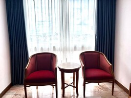 Deluxe Room | Minibar, cofre no quarto, secretária, camas desdobráveis 