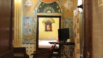 Suíte família | 1 quarto, cofres nos quartos, escrivaninha, Wi-Fi de cortesia
