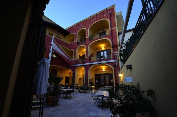Manouche B&b Bistrot - Caserta