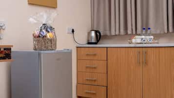 Quarto executivo, 2 camas de casal | Cozinha privada | Chaleira elétrica