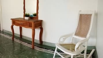 Suite Familiar | 1 quarto, roupa de alta qualidade, cofre no quarto, secretária