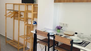 Estúdio | Refeições no quarto