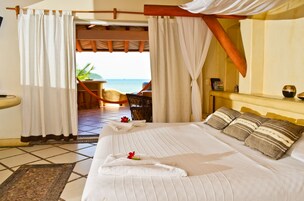 Suite Júnior, 1 cama king-size, banheira de hidromassagem | Roupa hipoalergénica, cofre no quarto 