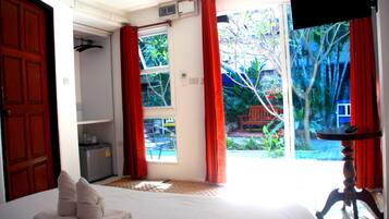 Quarto casal standard | Escrivaninha, cortinas blackout, Wi-Fi de cortesia