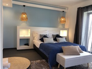 Roupa de alta qualidade, com decoração personalizada