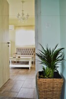 Cofres nos quartos, ferros/tábuas de passar roupa, Wi-Fi de cortesia