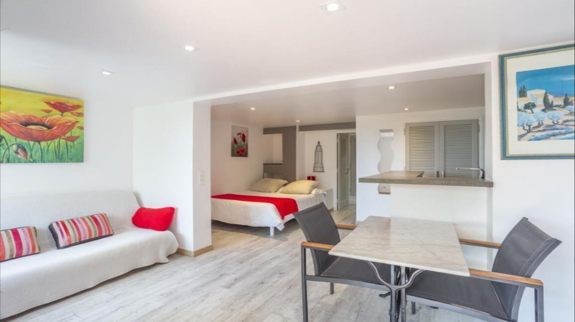 Estúdio Comfort, casa de banho anexa | Com decoração personalizada, com mobília individualizada 