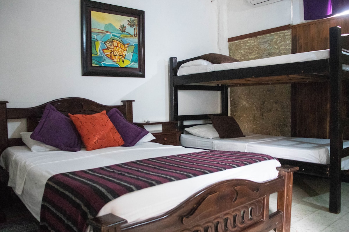 Wi-fi grátis, roupa de cama fornecida