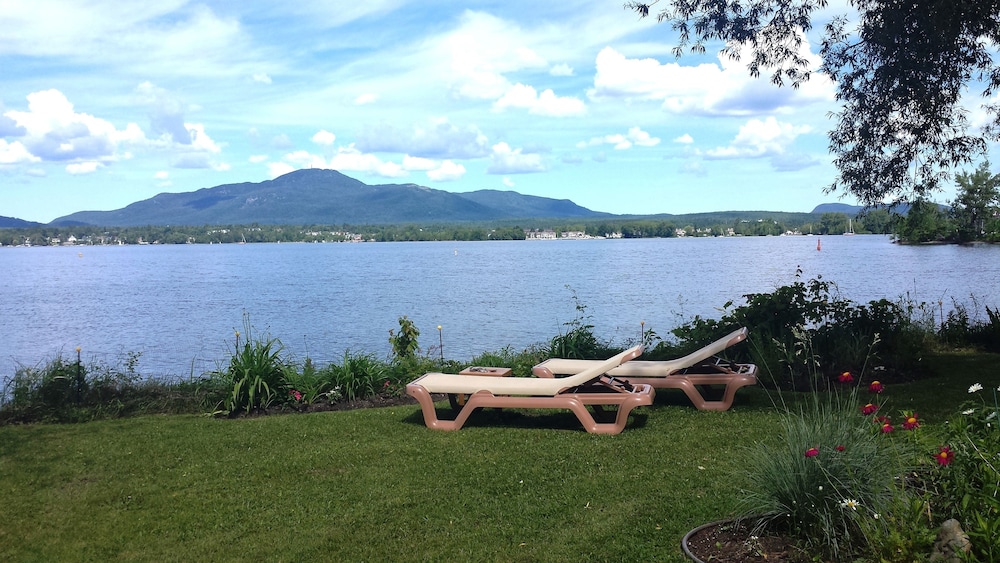 O'berge Du Village - New England