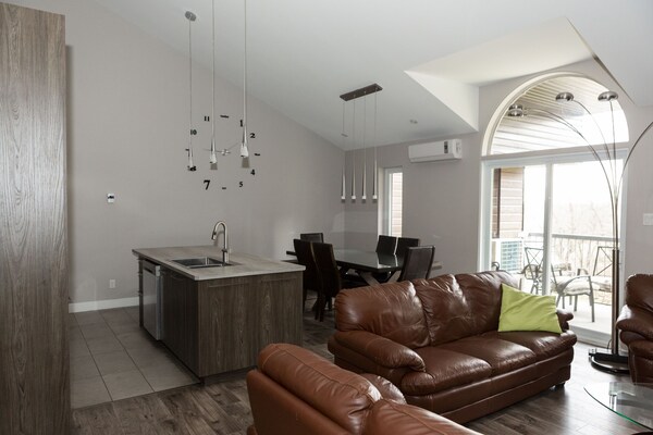 Condo 2 Bedrooms Jardin Des Sables - Orford, QC