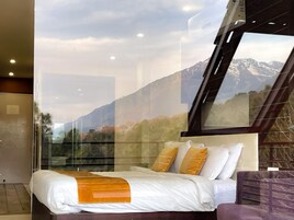 Quarto superluxo | Ferros/tábuas de passar roupa, Wi-Fi de cortesia, roupa de cama