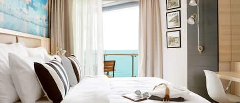 Quarto standard, vista para o mar | Frigobar, cofres nos quartos, escrivaninha