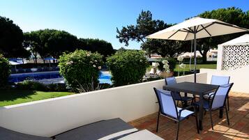 Apartamento, 1 quarto, varanda, vista para a piscina | Terraço/pátio interior