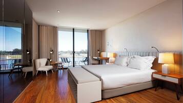 Quarto casal standard (main building) | Frigobar, cofres nos quartos, individualmente decorados