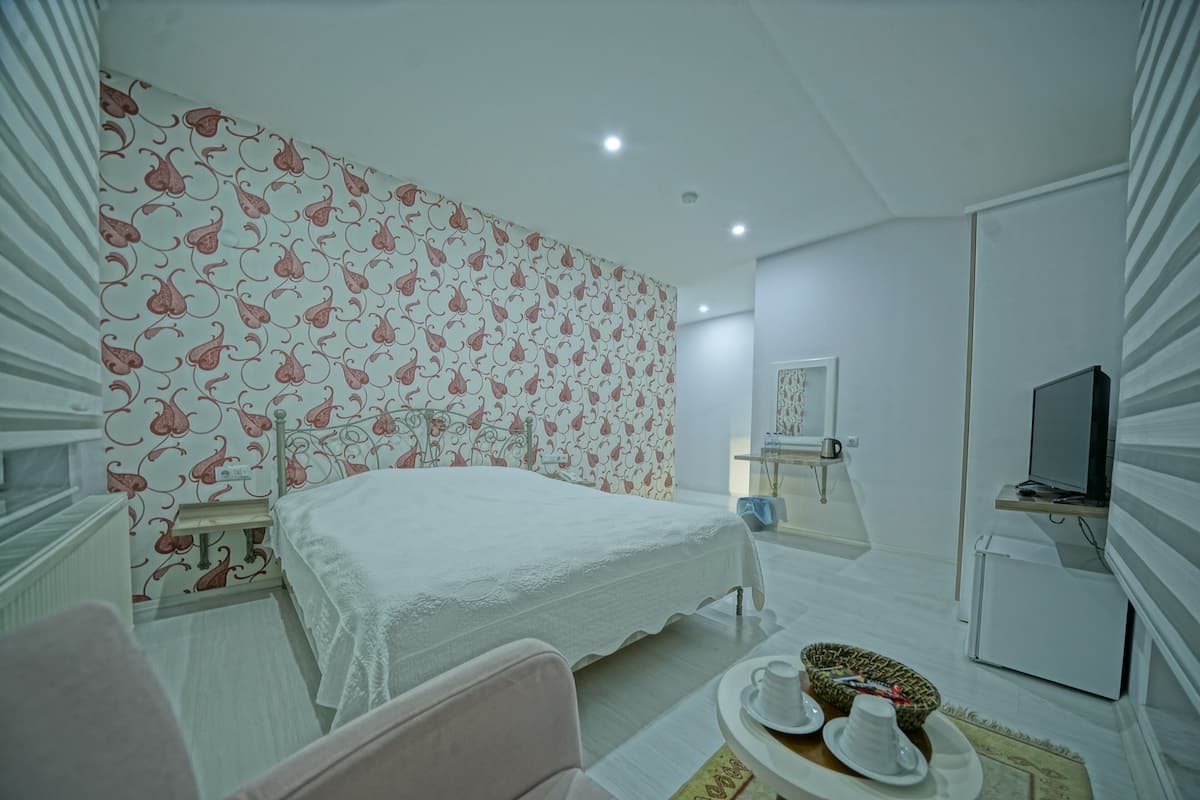 HAYAL | Roupas de cama premium, frigobar, escrivaninha