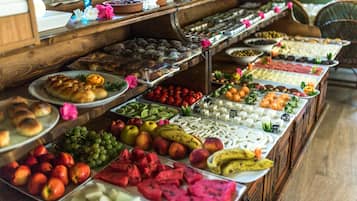 Café da manhã com buffet grátis todos os dias