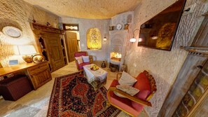 Suite Executiva | Roupa de alta qualidade, minibar com produtos grátis, secretária 