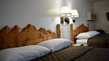 Quarto luxo, sacada | Ferros/tábuas de passar roupa, Wi-Fi de cortesia, roupa de cama