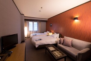 Quarto duplo | Escrivaninha, Wi-Fi de cortesia, roupa de cama