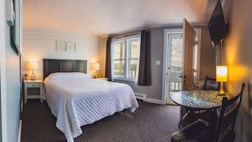 Quarto standard, 1 cama Queen, vista para o oceano | Ferros/tábuas de passar roupa, Wi-Fi de cortesia, roupa de cama