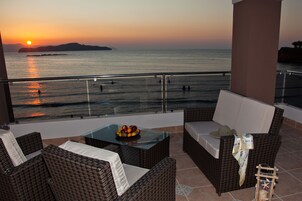 Apartamento superior, vista para o mar | Vista da sacada