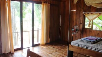 Banana Bungalow | Camas Select Comfort