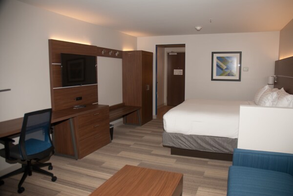 Holiday Inn Express & Suites Decatur By Ihg - Decatur, AL