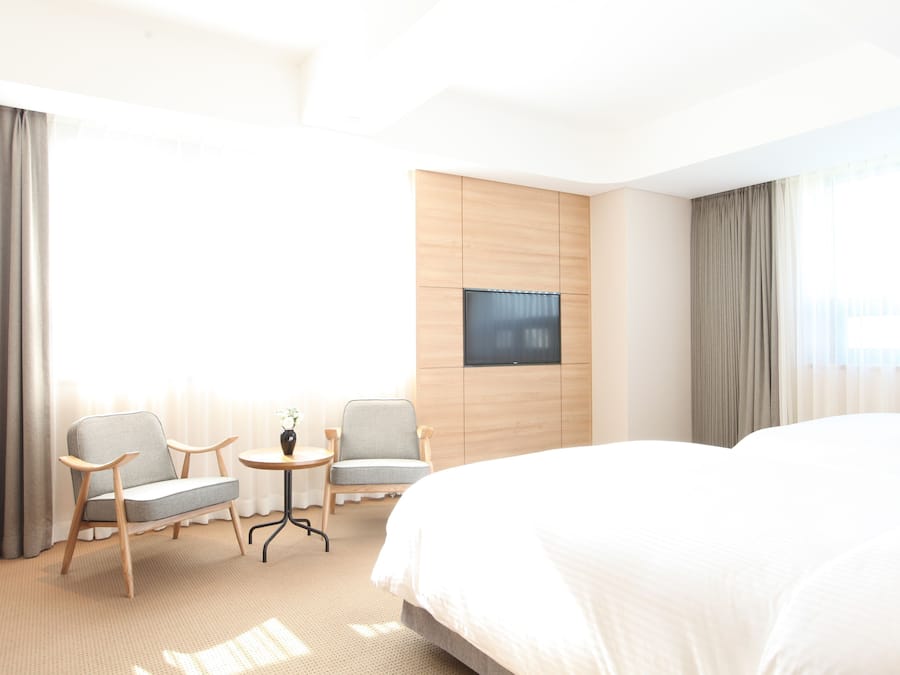 Family Triple Room | Roupas de cama premium, cofres nos quartos, escrivaninha