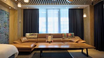Private Lounge Terrace Suite (2 Bedrooms on ground level including one bathroom) | Lounge executivo