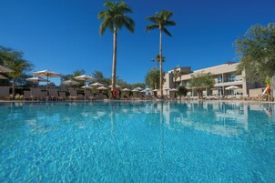 2 piscinas externas