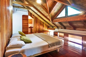 Dúplex, 2 quartos (Master) | Roupa de alta qualidade, cofre com capacidade para portátil