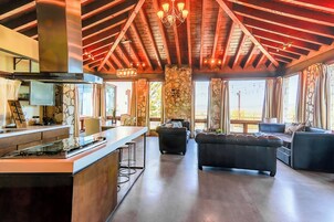 Villa Master Suite | Cozinha privada | Uma cafeteira/bule