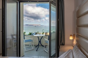 Family Room 1 Bedroom & Living Room | Vista da varanda