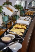 Café da manhã com buffet grátis todos os dias
