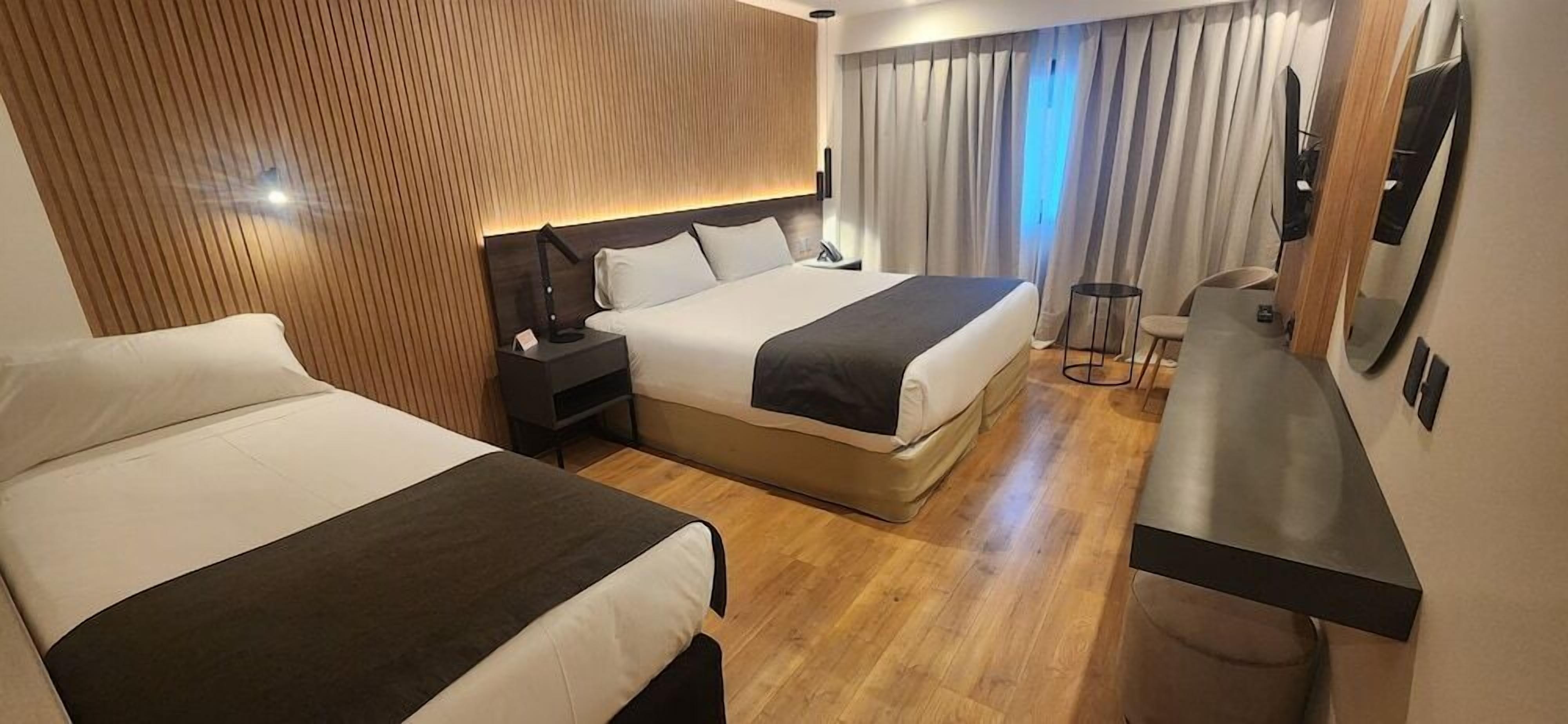 Roupas de cama premium, camas Select Comfort, frigobar