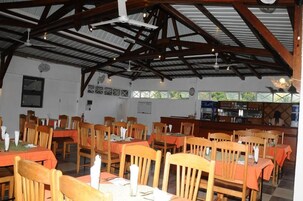 Café da manhã, almoço e jantar