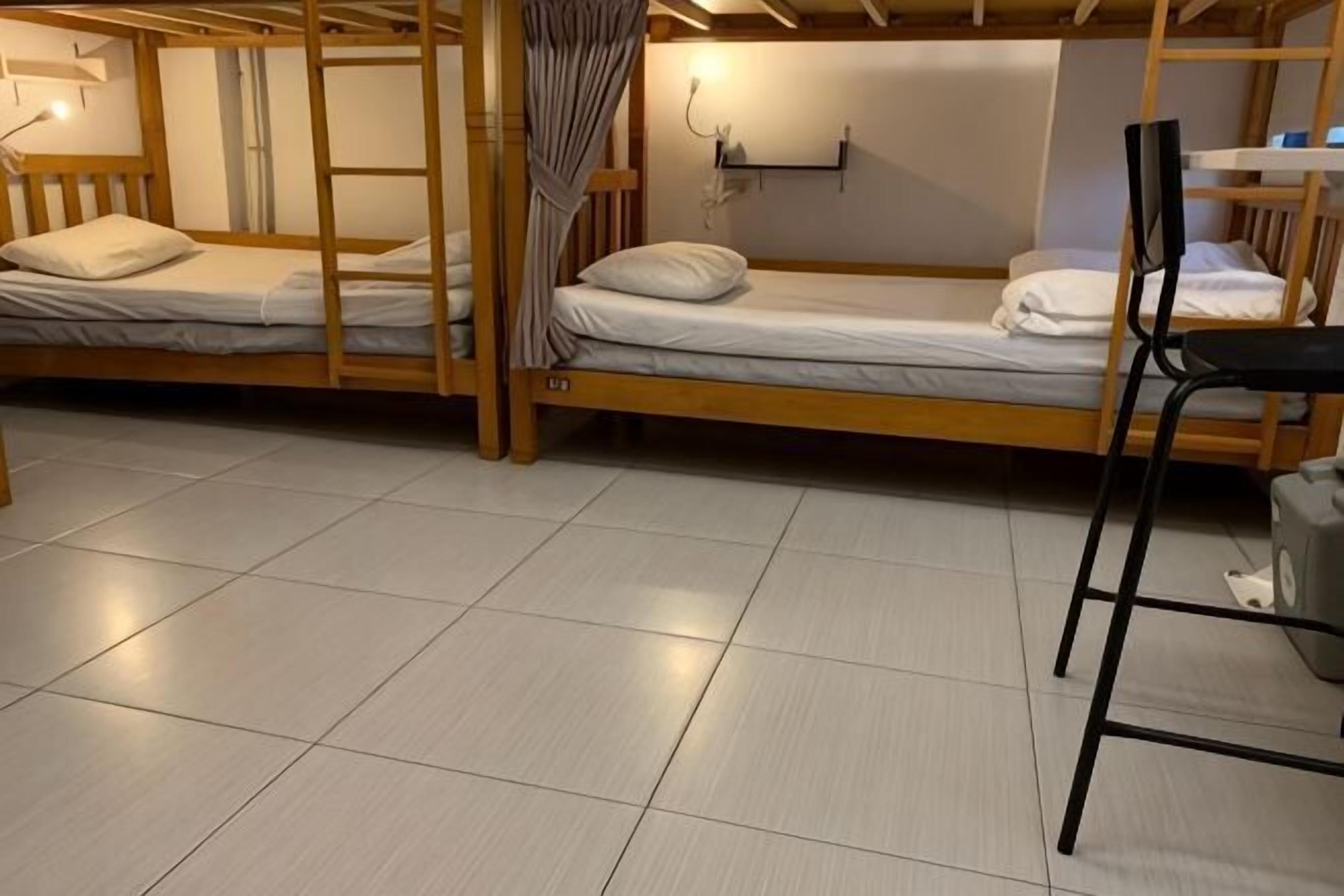 Quartos insonorizados, Wi-fi grátis, roupa de cama fornecida 