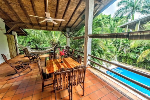 Apartamento superior, cozinha, vista para o jardim | Vista do quarto