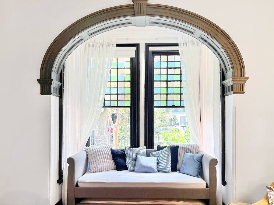 Heritage Family Room Shared Bathroom | Secretária, secretária adequada para computadores portáteis