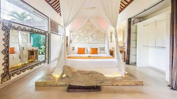 Vila, 3 quartos, piscina particular | 3 quartos, cofres nos quartos, escrivaninha