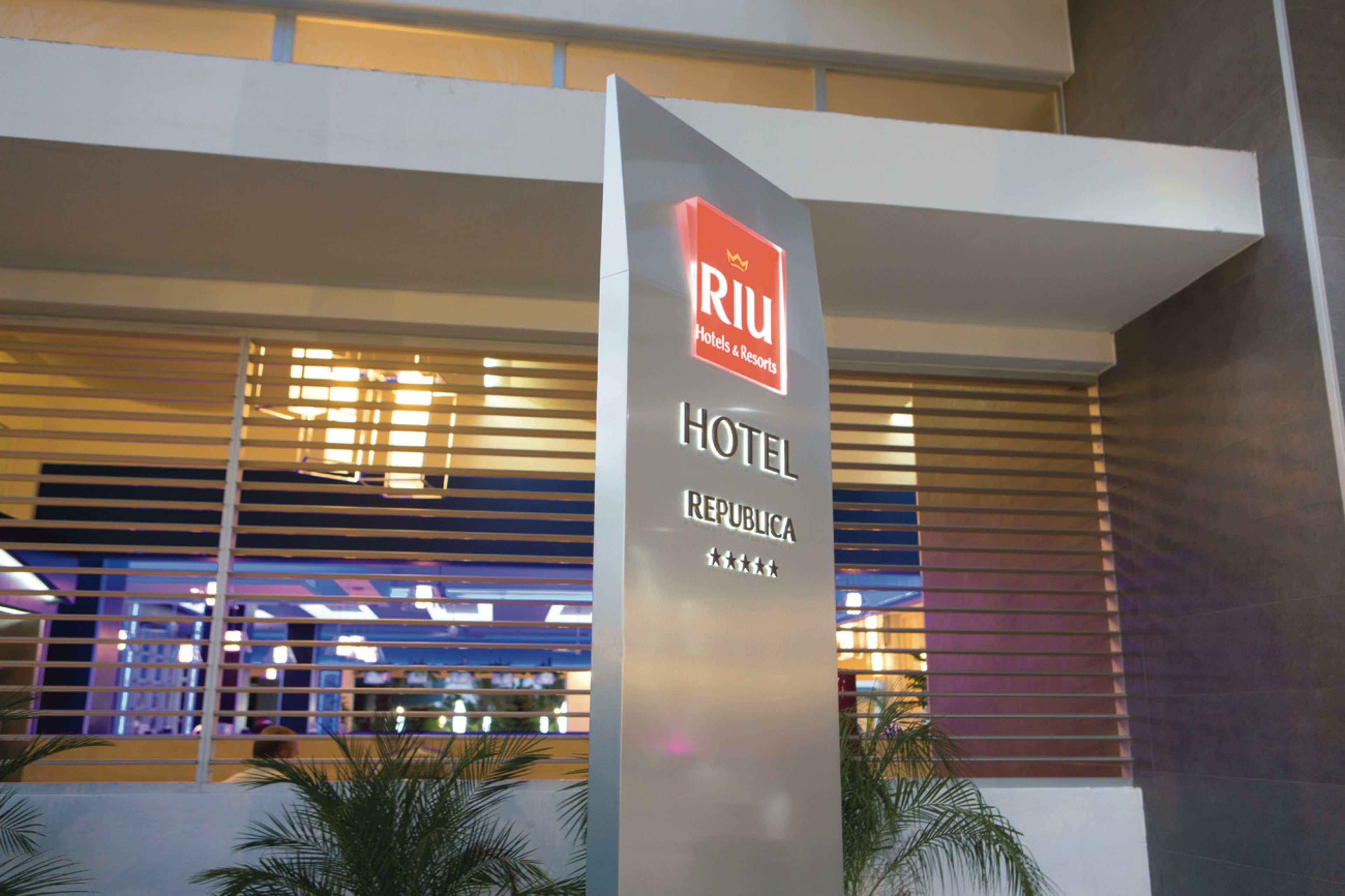 Hotel Riu Republica - Adults only - All Inclusive Reviews, Deals ...