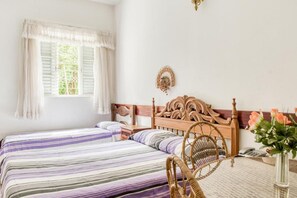 Quarto Triplo Superior | Minibar, Wi-fi grátis, roupa de cama fornecida