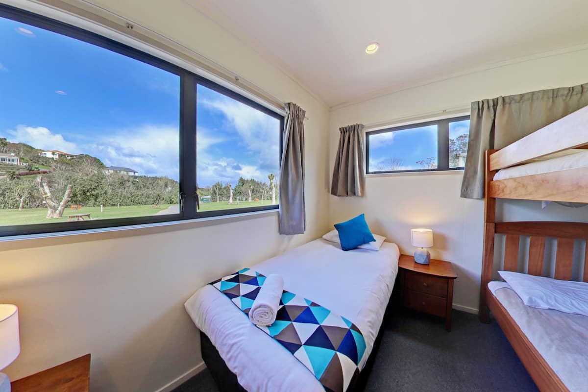 Cabana de Madeira Deluxe, 2 quartos, cozinha | Com decoração personalizada, com mobília individualizada, Wi-fi grátis