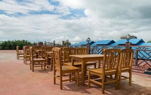 Pequenos-almoços, almoços, jantares servidos, cozinha asiática 