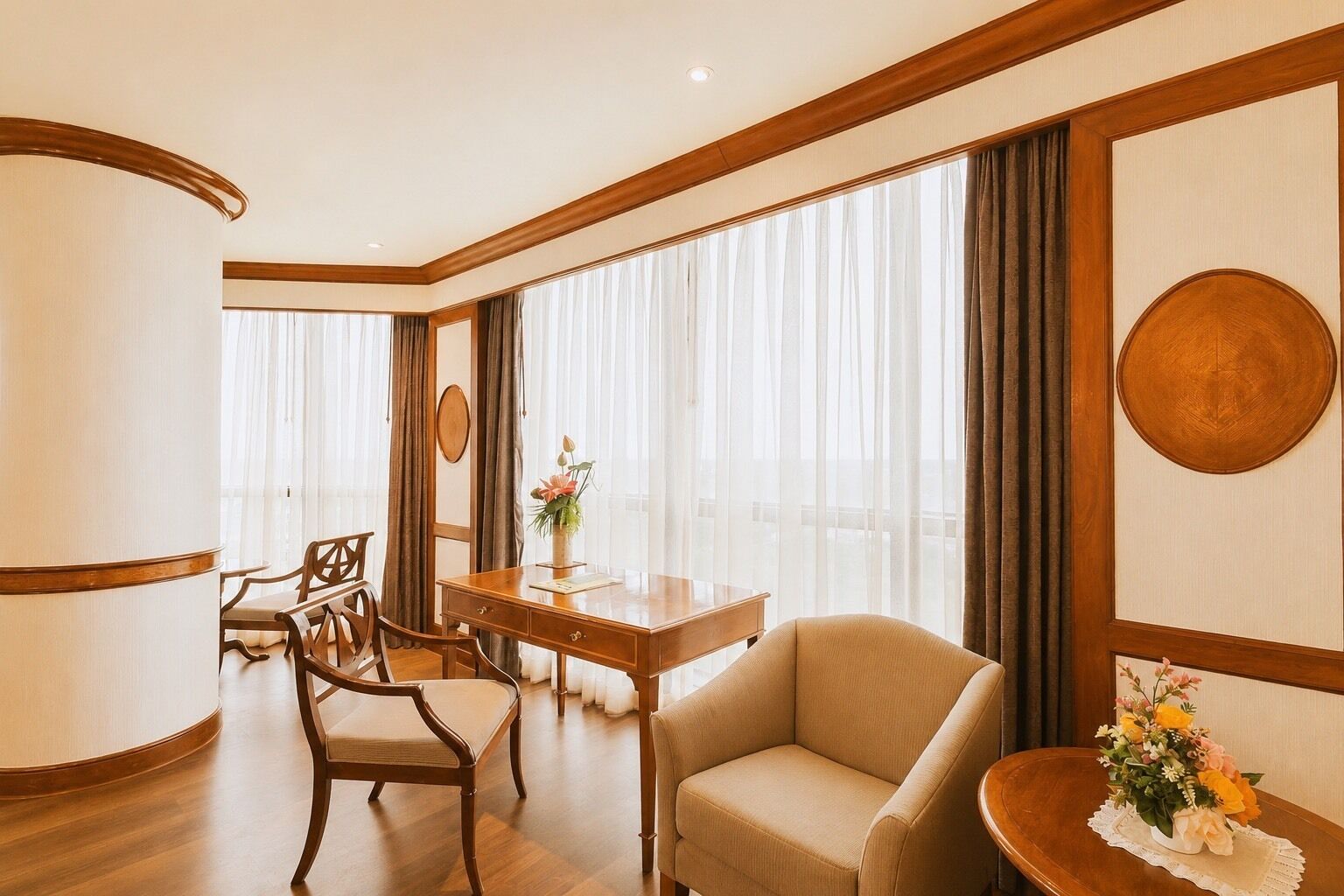 Suite Júnior | Roupa hipoalergénica, minibar, cofre no quarto, secretária 